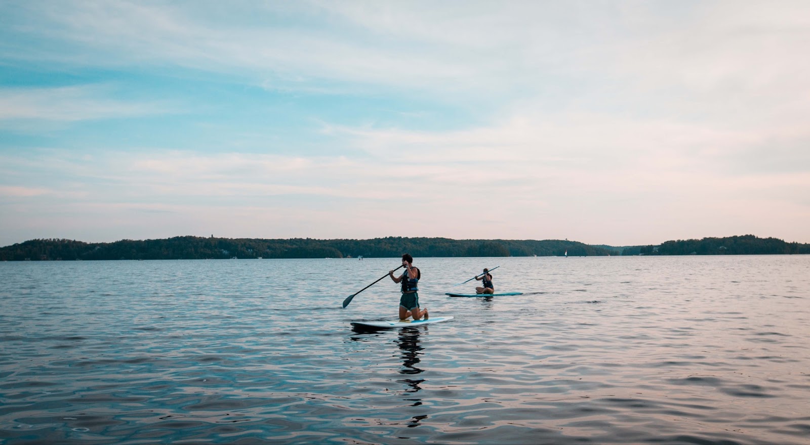 A Guide to How to Paddleboard in Waves
